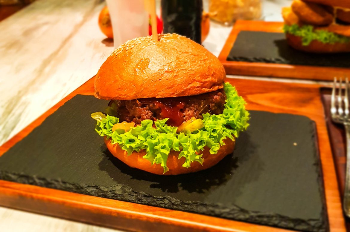 Burger - Caffe-Restaurant "RENAISSANCE"